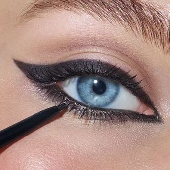 Snow-Kissed Holiday Slim Stroke Micro Eyeliner & Kajal